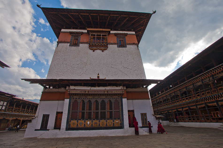 A guide to Dzongs of Bhutan – Musings of a Wandering Mind